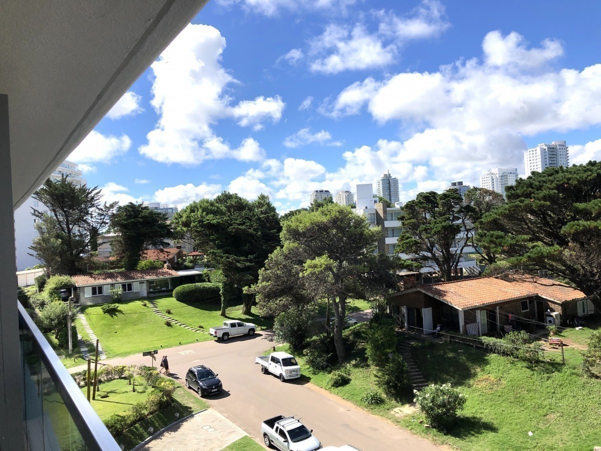 Apartamento en venta en Edificio Chronos de Punta del Este, a pasos del mar. - Ref:2800 - Blue Prop